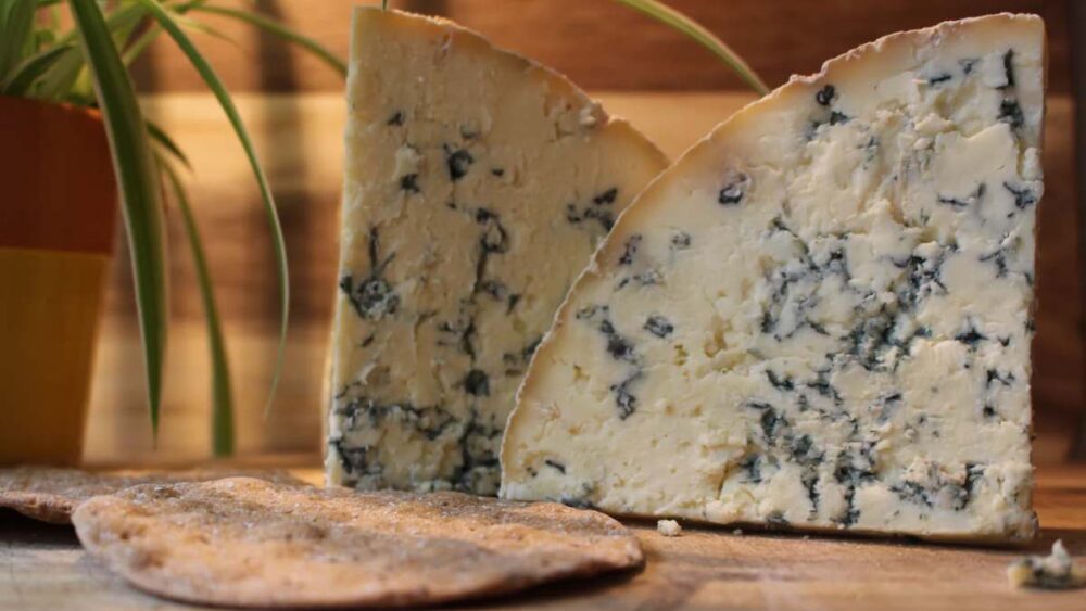 The best pairing of wine and Stilton cheese, according to Forbes