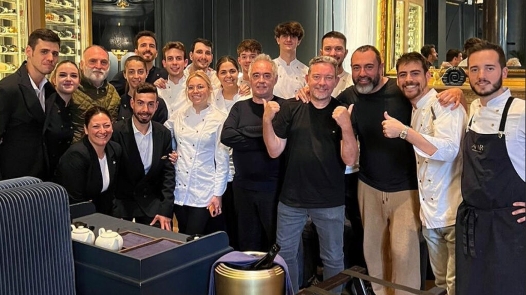 The photo of the dinner of José Andrés, Ferrán Adrià, Albert Adrià and ...