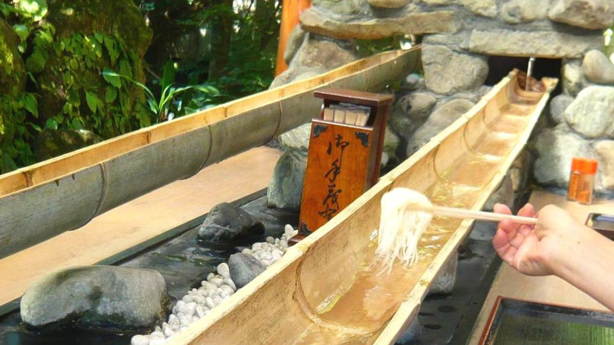 Nagashi-sōmen, the Japanese tradition of eating noodles by 'catching ...