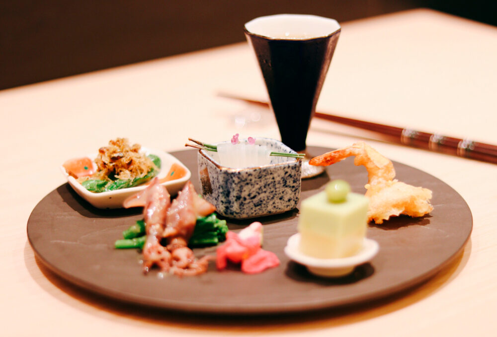 What is omakase, the history and ritual surrounding the Japanese dining ...