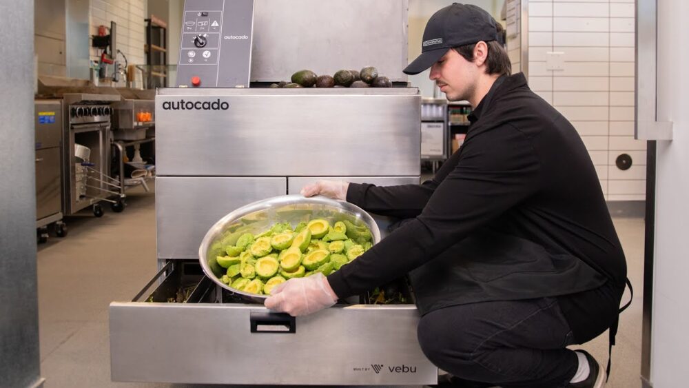 A robot that makes burritos? Chipotle just made it happen - Tapas