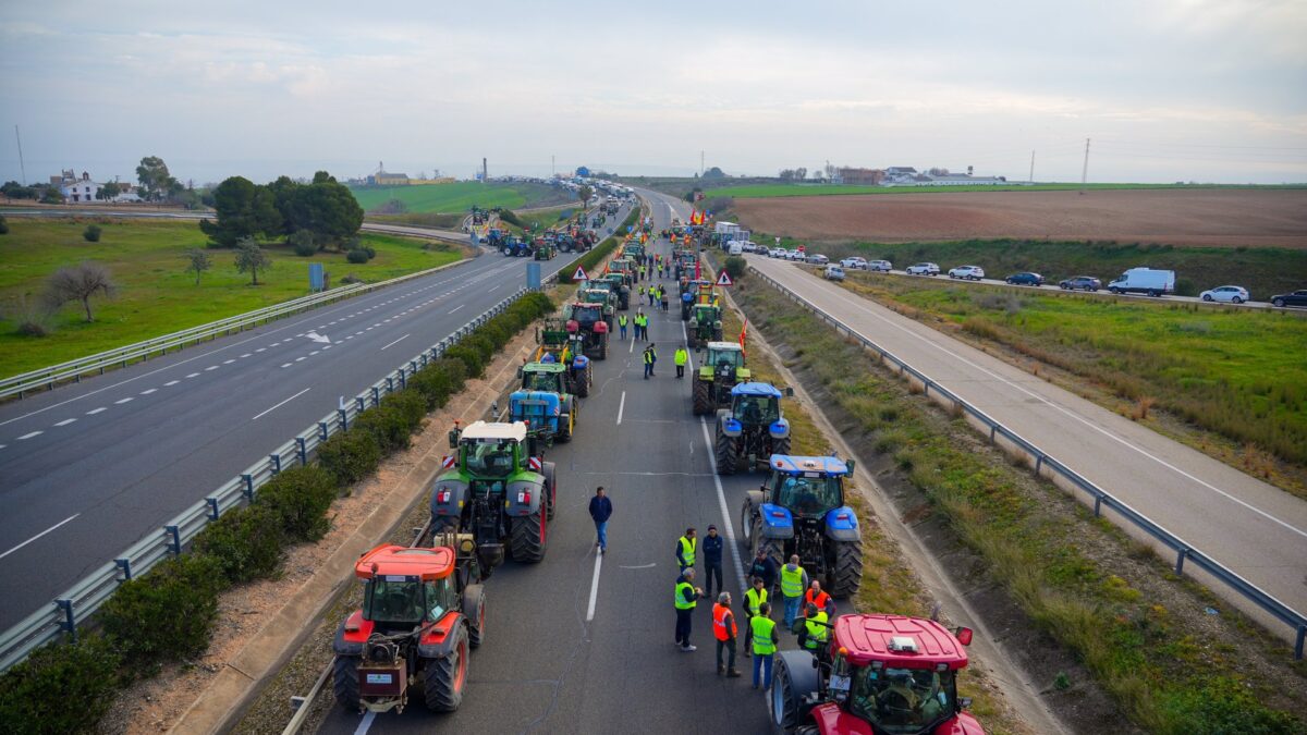 Economía.- Agricultores andaluces inician su octavo día de protestas ... Economía.- Agricultores andaluces inician su octavo día de protestas ...