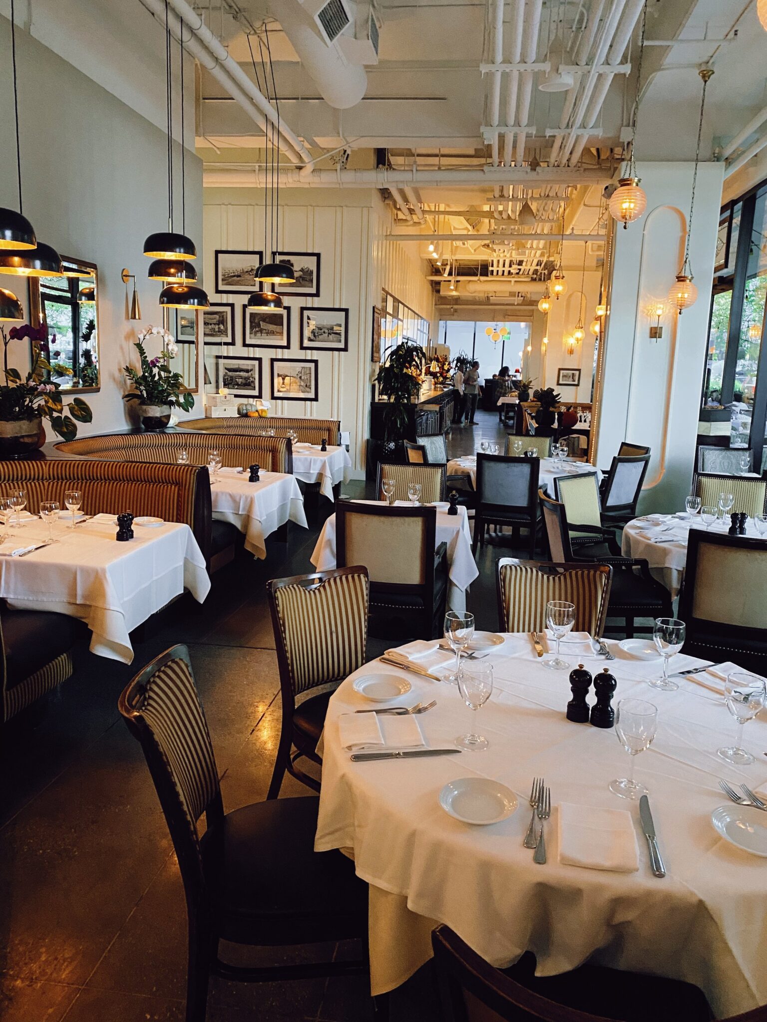 Joaquin Phoenix and Todd Phillips dine at the Madeo restaurant in Los ...