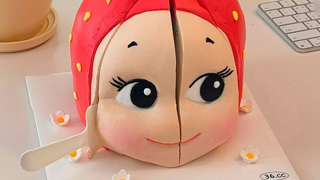 This viral bakery sculpts sonny angels and monchhichis cakes in 3D - Tapas