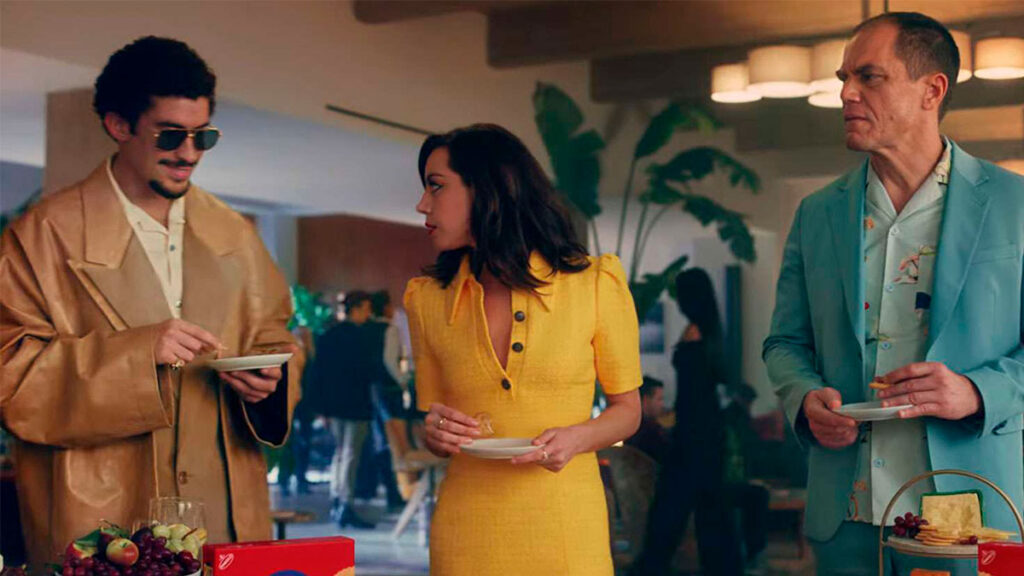 Aubrey Plaza and Michael Shannon teach Bad Bunny how to be 'salty' in ...